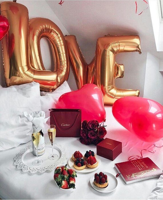 Love balloon gold store